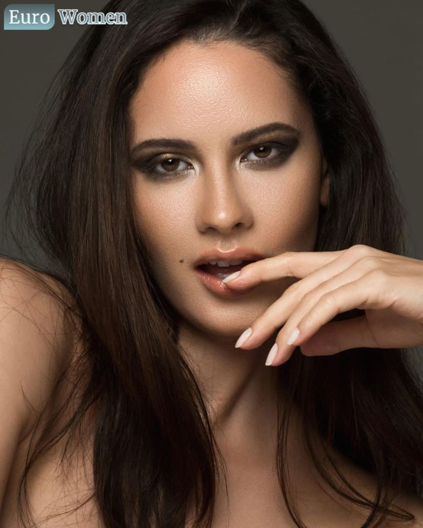 Everything You Should Know When Dating Turkish Women